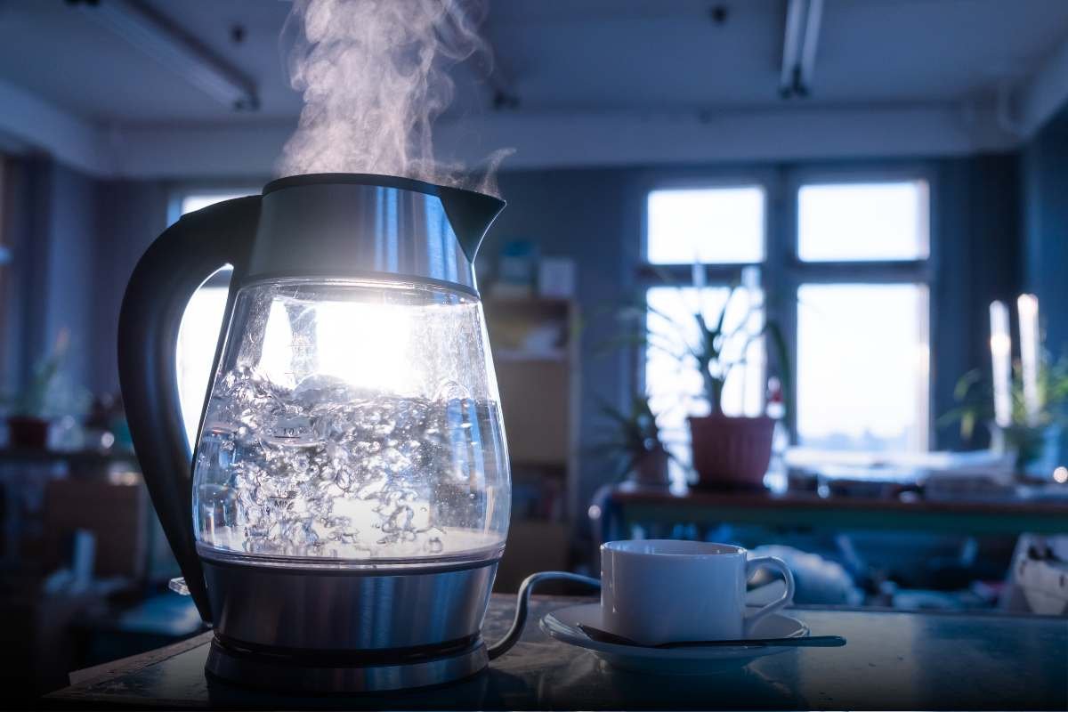 Water Purifiers Vs Boiling Water: Choosing the Best Water Treatment Method